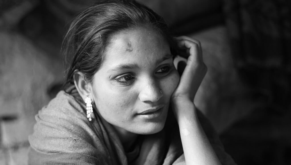 Bhagi Hui Ladkiyan - a poem by B. L. Paras - Posham Pa